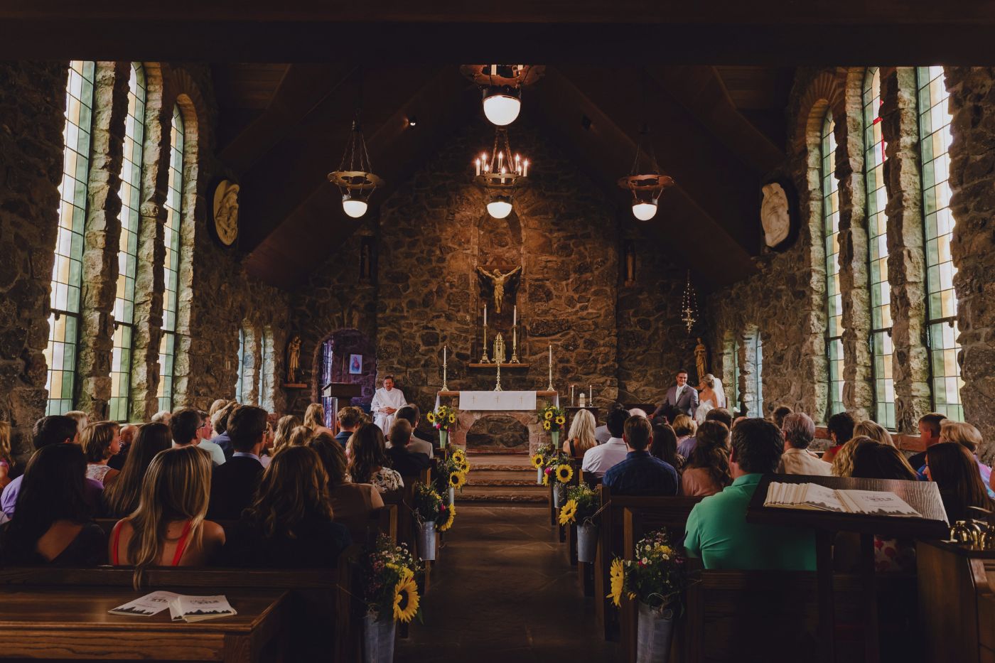 What Is A Viewing Funeral? Ceremony and Etiquette